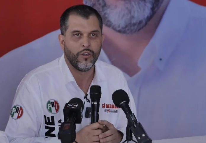 René Valencia Reyes sufre atentado en carretera de Michoacán